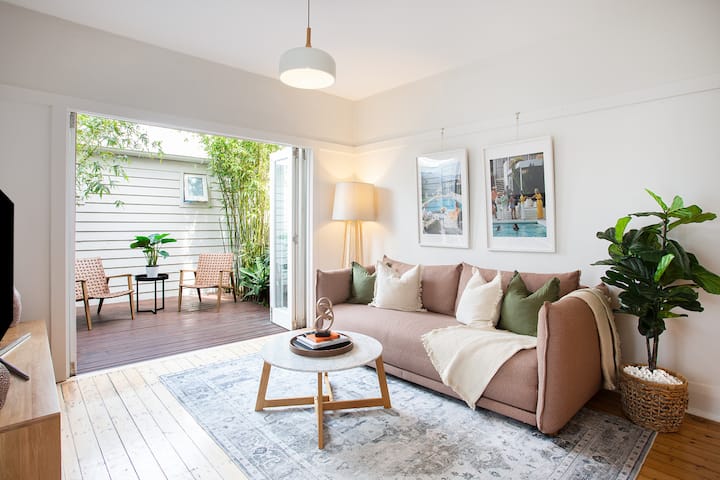 5* Spacious 3br Garden Apartment & Free Parking! - 