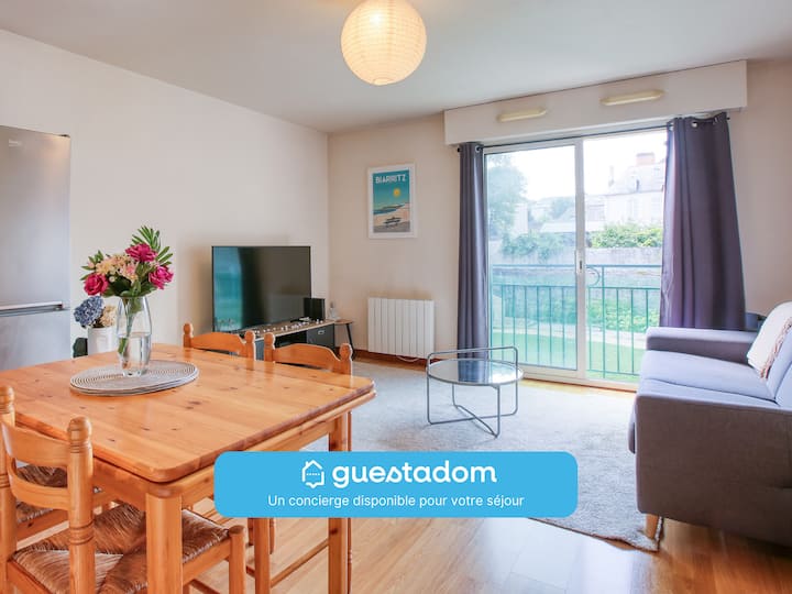 Le Pin Doré - Wifi - Centre-ville - Laval, France