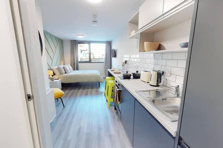 Superb Studio Apartment - 004 - Stockton-on-Tees