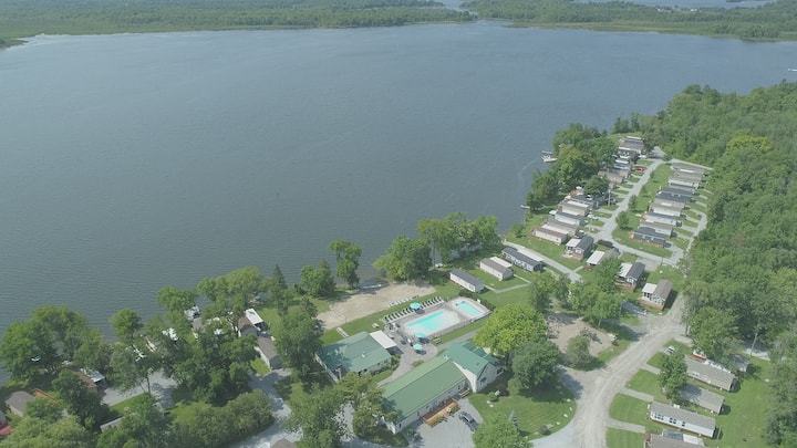 2 Bedroom Cottage Tamarack Trail #1 - Campbellford