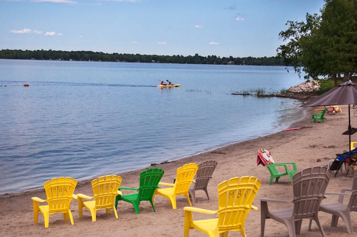 Beach Front 3 Bedroom Condo #2b - Ottawa