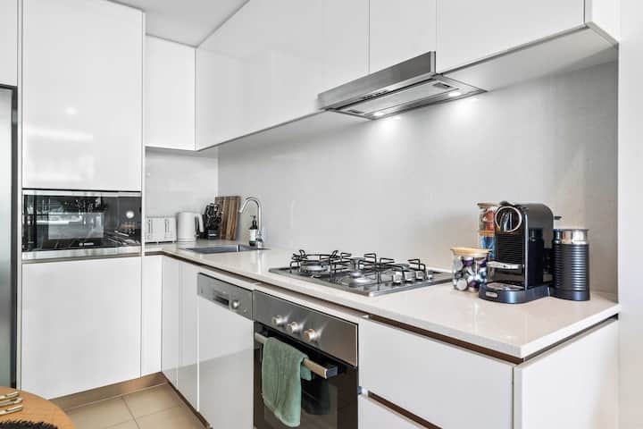 Free Parking | Pet Friendly Apt With Pool & Gym - Australia