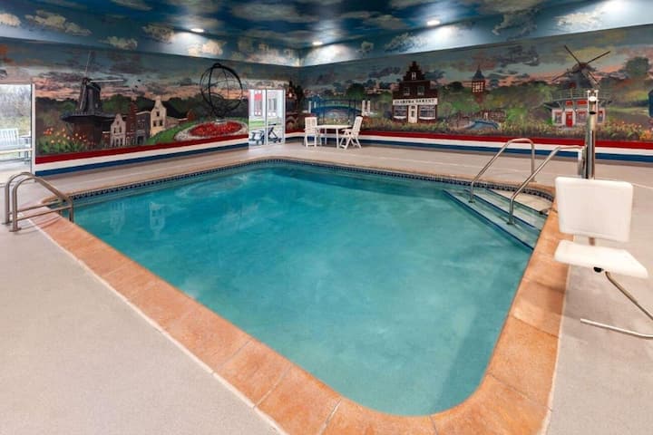 Charming Studio | Pool | Close To Lake Red Rock - Elk Rock State Park, Knoxville