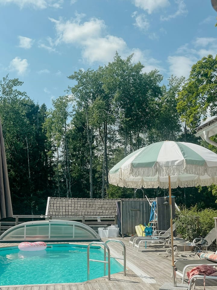 Charming 1900s Cottage In Billinge Village - Norrtälje