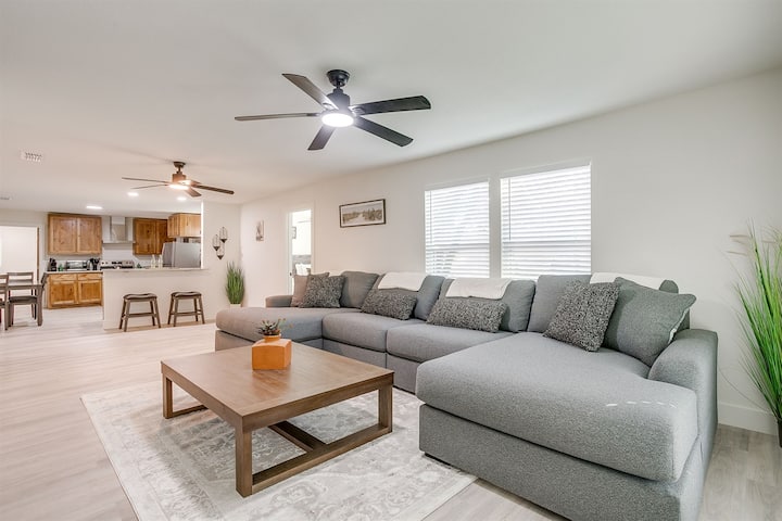 *New* The Round Up | 4br | Walk To Tsu | Downtown - Stephenville, TX