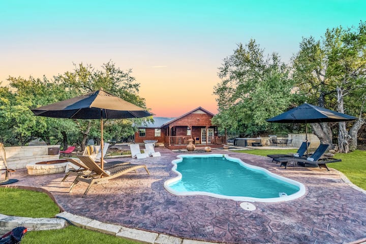Hilltop Oasis W/pool, Hot Tub, Hill Country Views - Dripping Springs, TX