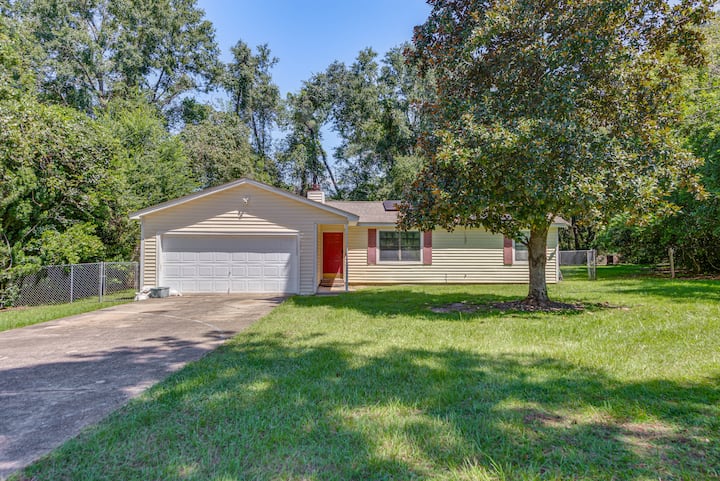 Quiet & Convenient Tallahassee Home, 4 Mi To Lake! - Tallahassee, FL