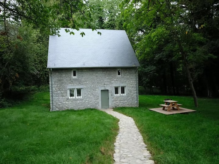 Gîte De 2 Chambres Avec Noyeraie Et Parc Aux Cerfs - Belgien