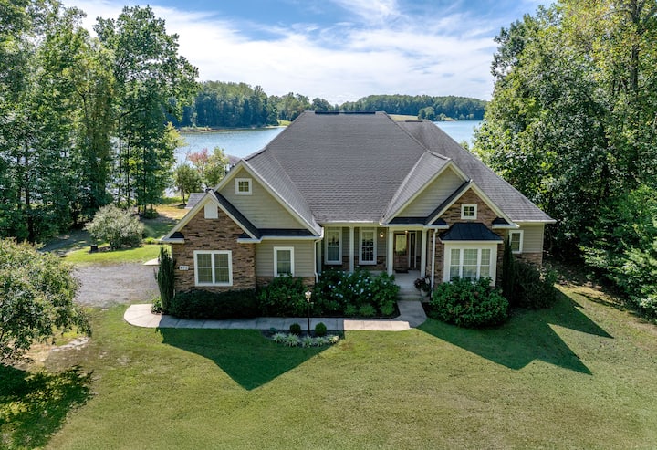 Lakefront Escape W/ Dock, Firepit & Sunset Views - Lake Anna, VA
