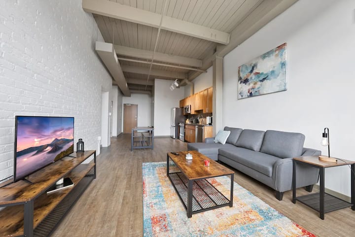 Stylish Industrial 1bd Apartment – Cleveland - Cleveland, OH
