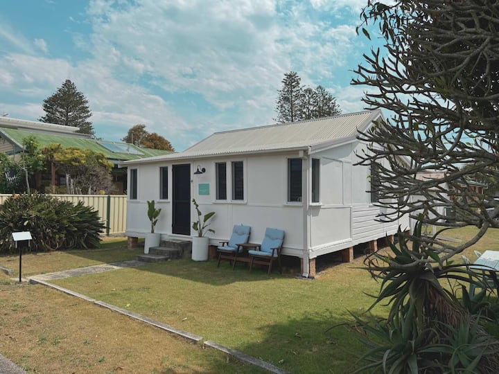 Fisherman's Cottage - Walk To Pub, Club And River! - Harrington