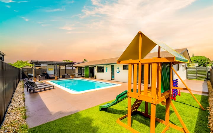 Grace Place Miami•sleeps 12•thaeter•pool•pergola - Zoo Miami, Miami