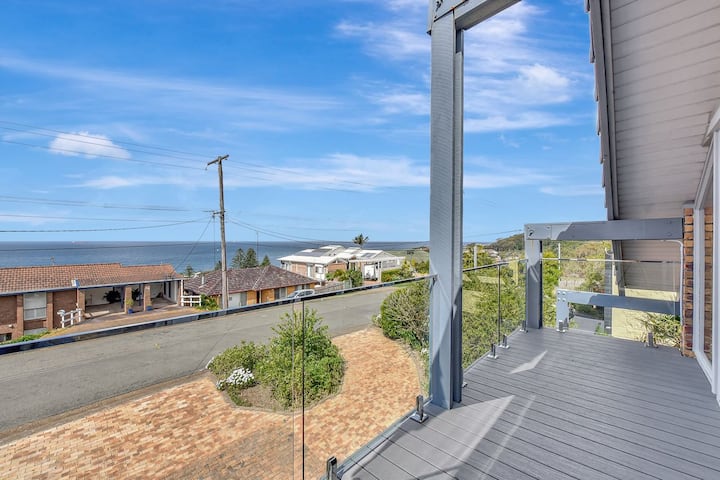 Treehouse Waterview At Caves Beach! - Caves Beach