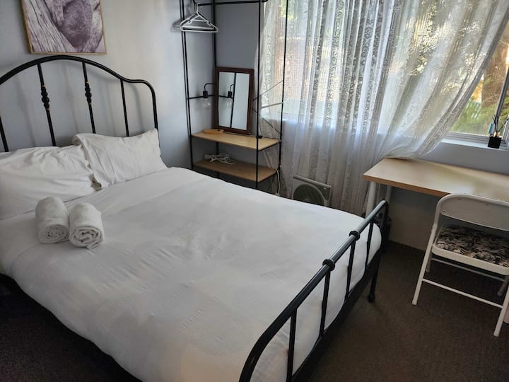 Basic Double Room In Liverpool – Affordable Stay - Liverpool