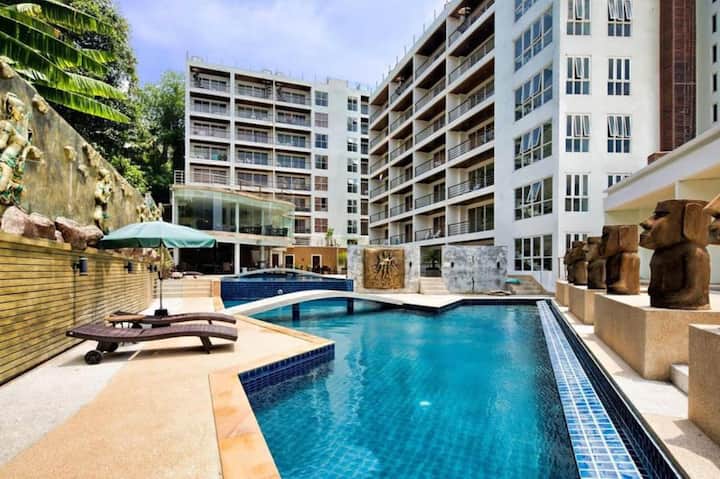 Bayshore 2 Bedroom Spacious Seaview Apartment - Patong Beach