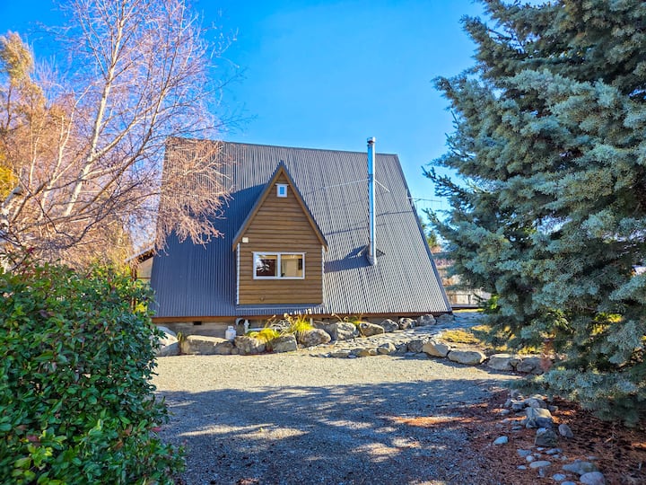 Spacious Lake Tekapo Home With Mountain Views - Mt Dobson Ski Area