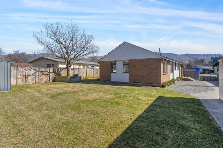 Antimony Retreat - Cromwell Holiday Home - Bannockburn, New Zealand