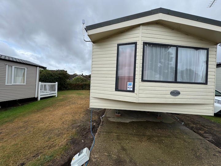 Caravan With Wifi, Pakefield Beach Ref 68119bs - Lowestoft