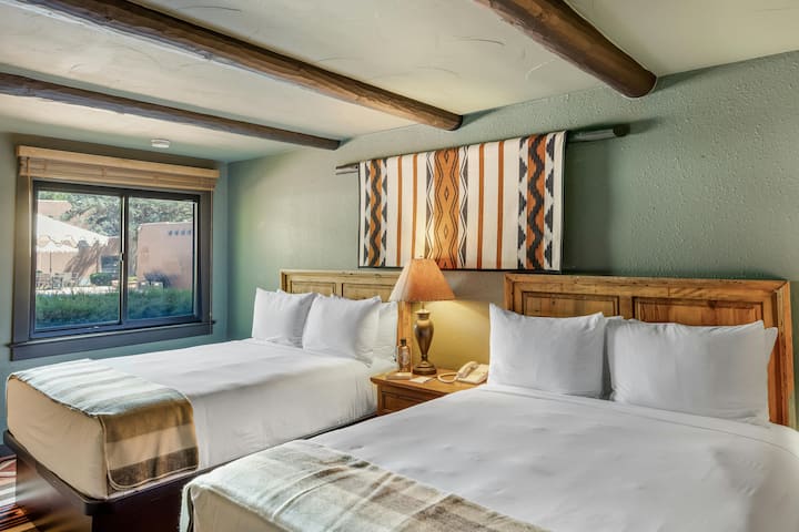 Secluded Hideaway Above The City - Santa Fe, NM