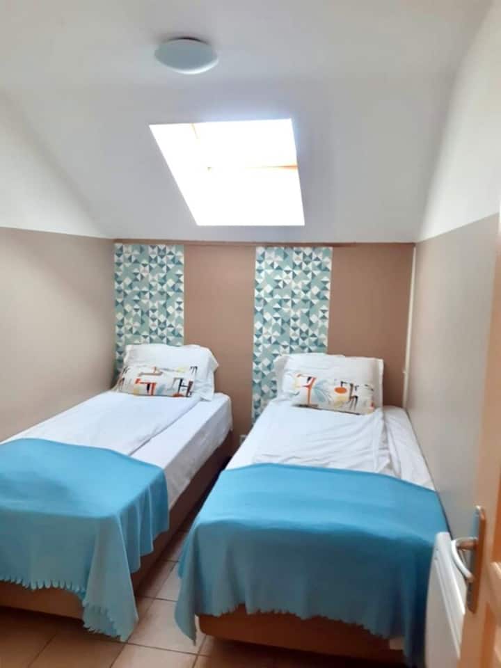 2 Inviting Mountain Apartments Near Ski Lifts - Valberg