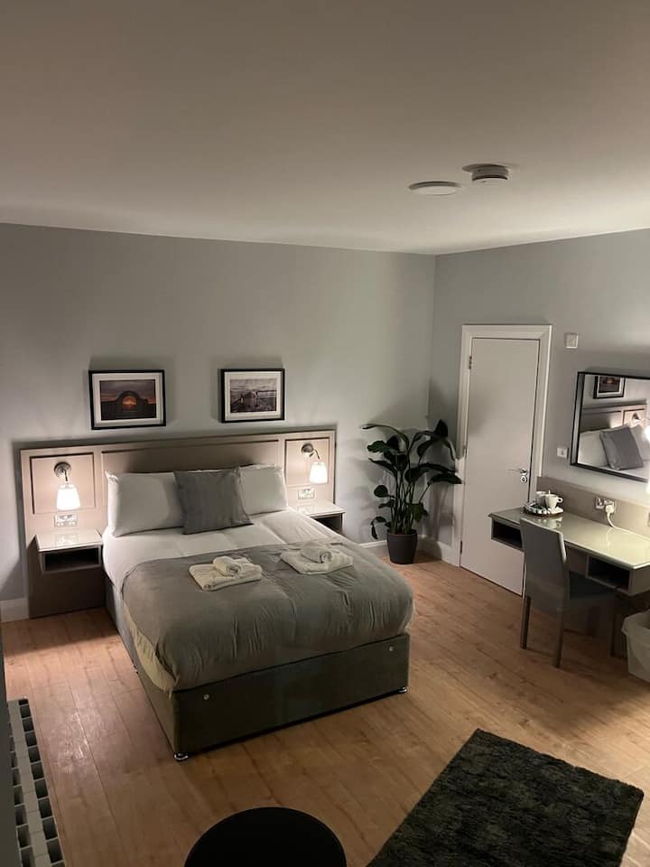 Superior Double Room Adj. - Wicklow