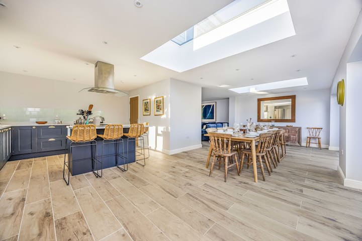 Maison-moderne-salle De Bain Privée-vue Sur Rue-wi - West Wittering