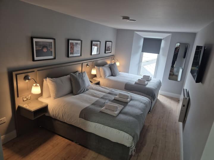 Superior Family Room Adj. - Wicklow