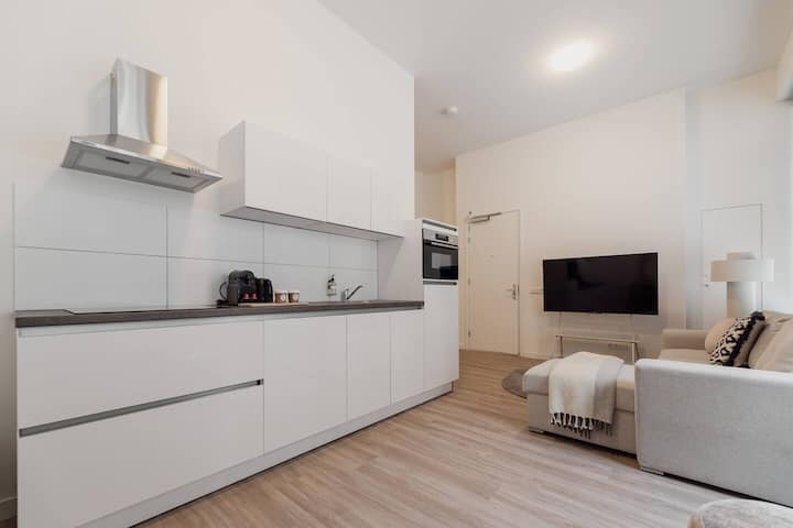 3p Apt In Het Stadshart Vlakbij 013 En Rebirth - Tilburg