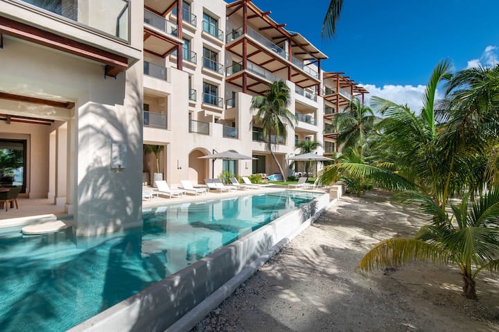 Artila: Luxury Apt. With Ocean Views & Beach - Isla Mujeres