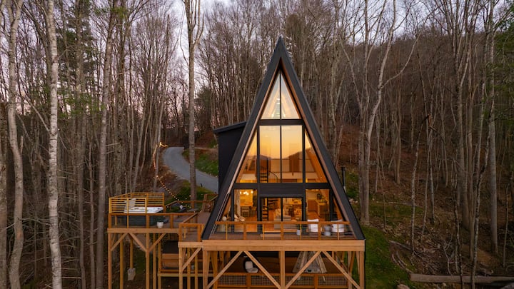 *New* Luxury Aframe, Hot Tub, Sauna - North Carolina