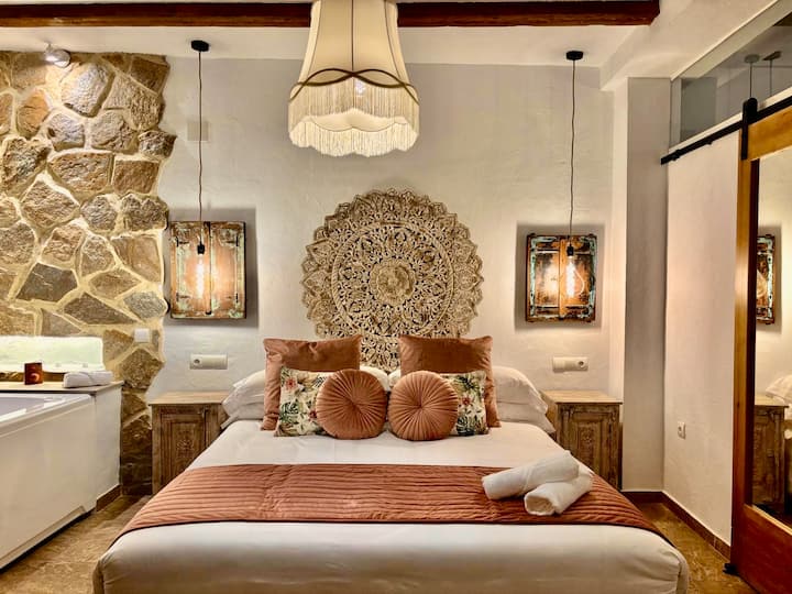 Suite Agua. Encantadora, Con Piscina Y Jacuzzi. - Grazalema