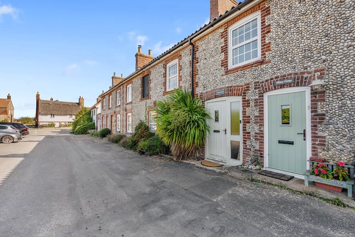Seven Space - Pilgrims Rest, Cottage In Bacton. - Mundesley