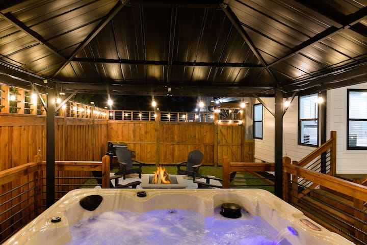Luxury 5br Downtown | Hot Tub | Firepit | Gameroom - Greenville, SC