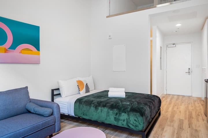 Pastel | Studio Retreat W/ Outdoor Lounge - Miami