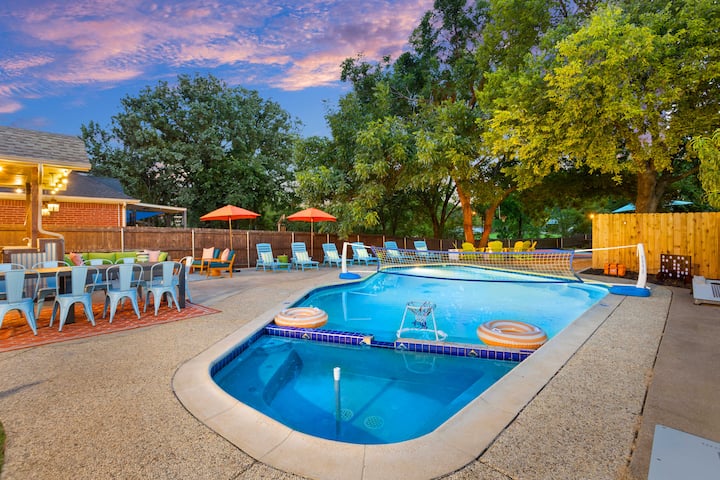 Resort Style Backyard • Pool • Pickleball Court - Little Elm, TX