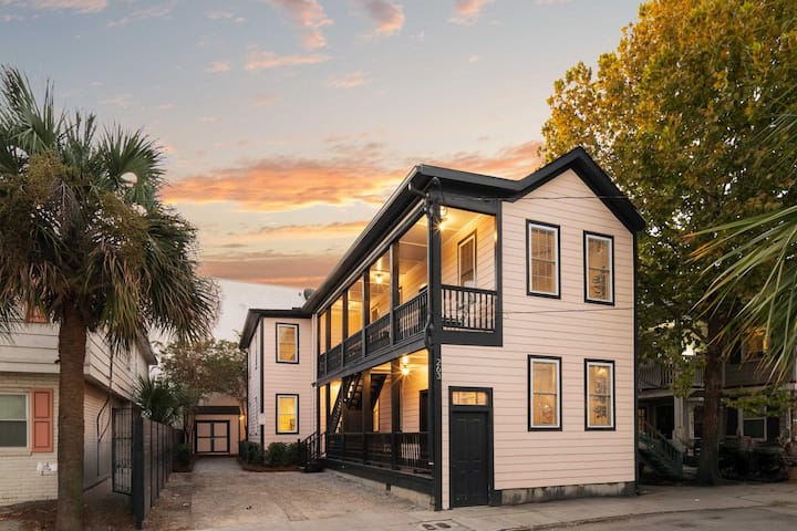 The Rose | Bright And Comfortable Downtown Home! - Charleston, SC