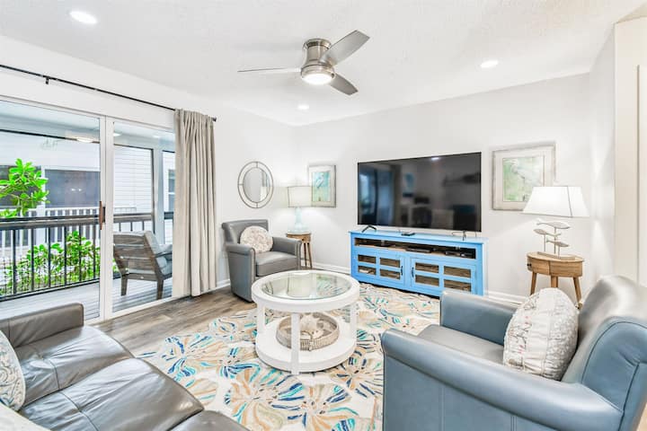Intracoastal Condo | 4 Min Wlk To Beach & Dogs Ok! - Indian Shores, FL