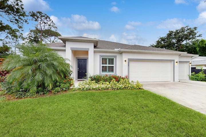 3br/house/hammock,green Egg, Private Porch - Sebastian, FL