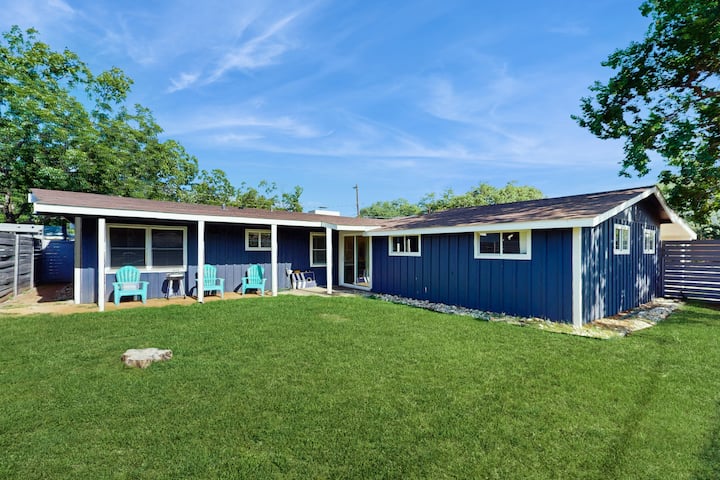 Wine Country Retreat W/ Yard: 1 Mi To Main Street - Fredericksburg, TX