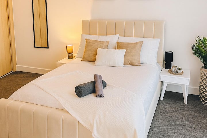 Flat - Sleeps 4 - Parking - Balcony - Pet Friendly - Sunderland