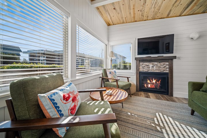 Cozy Cottage Steps From Beach - Moclips, WA