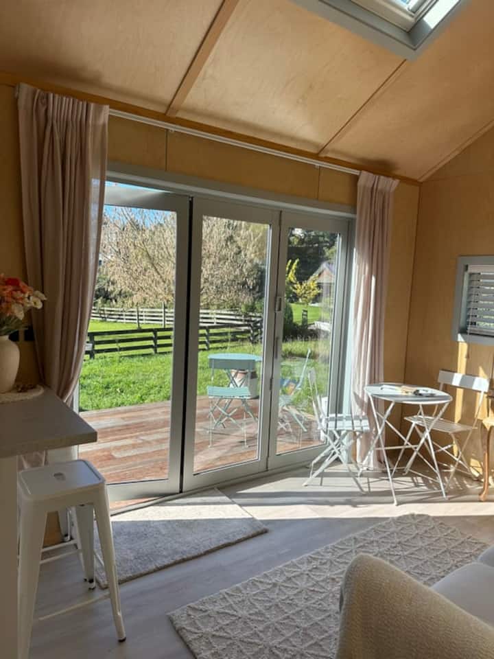 Beautifully Designed Tiny Home At Te Mata Peak - Hastings