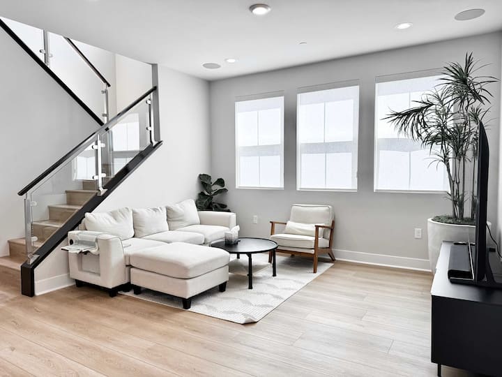 @ Marbella Lane – Spacious 4br Modern Family Home! - Yorba Linda, CA
