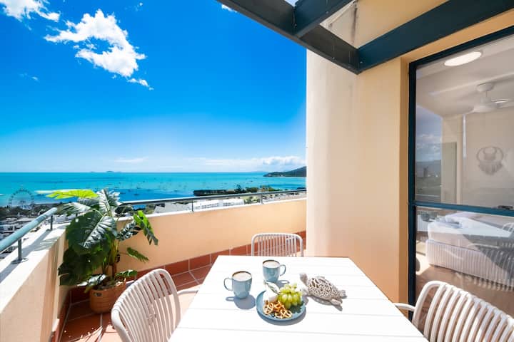 Blue Beyond Airlie - Airlie Beach