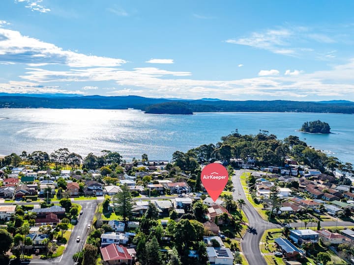 Batehaven Coastal Home Near Corrigans Beach - Long Beach