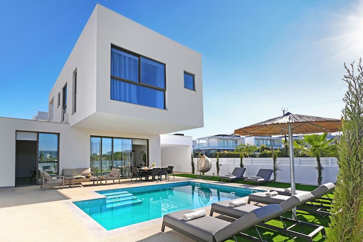 Princess Anne Luxury Villa - Large Pool - Protaras