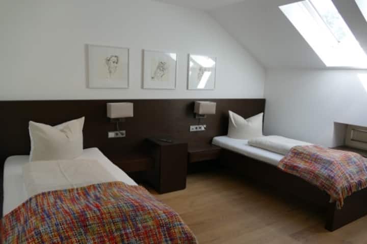 Behindertengerechtes Doppelzimmer Mit Schlossblick - Rosenheim