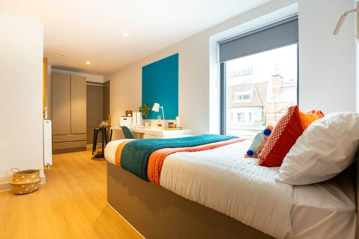Student Only Chic Studio At Market Quarter - Bristol