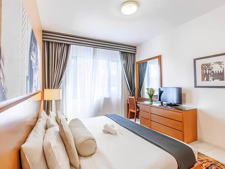 Luxury 2bhk W/balcony Near Al Maya Supermarket - Dubai