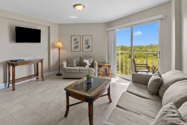 Sun-kissed Retreat: Experience The Ultimate Escape - Florida Keys, FL